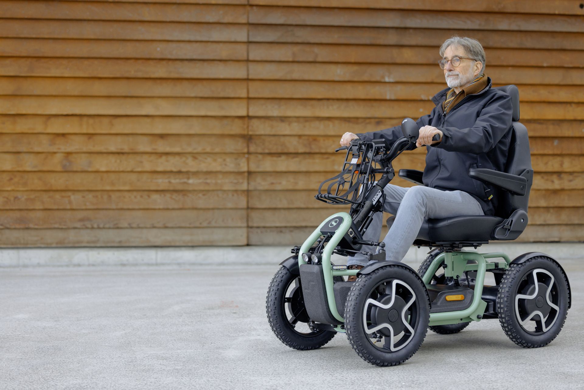 Sterling S800 By Scoozy | Outdoor Mobility Scooter