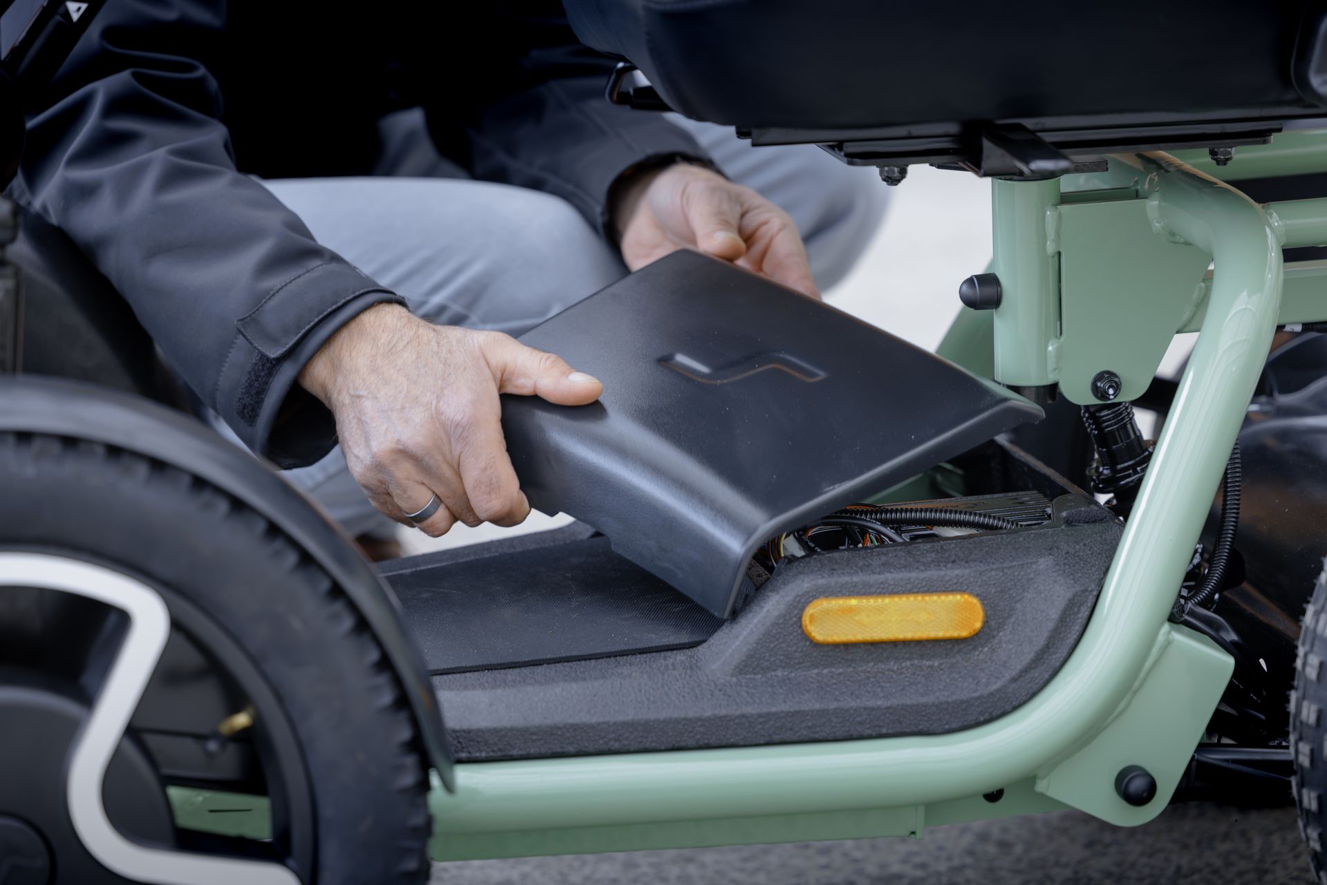 Sterling S800 By Scoozy | Outdoor Mobility Scooter